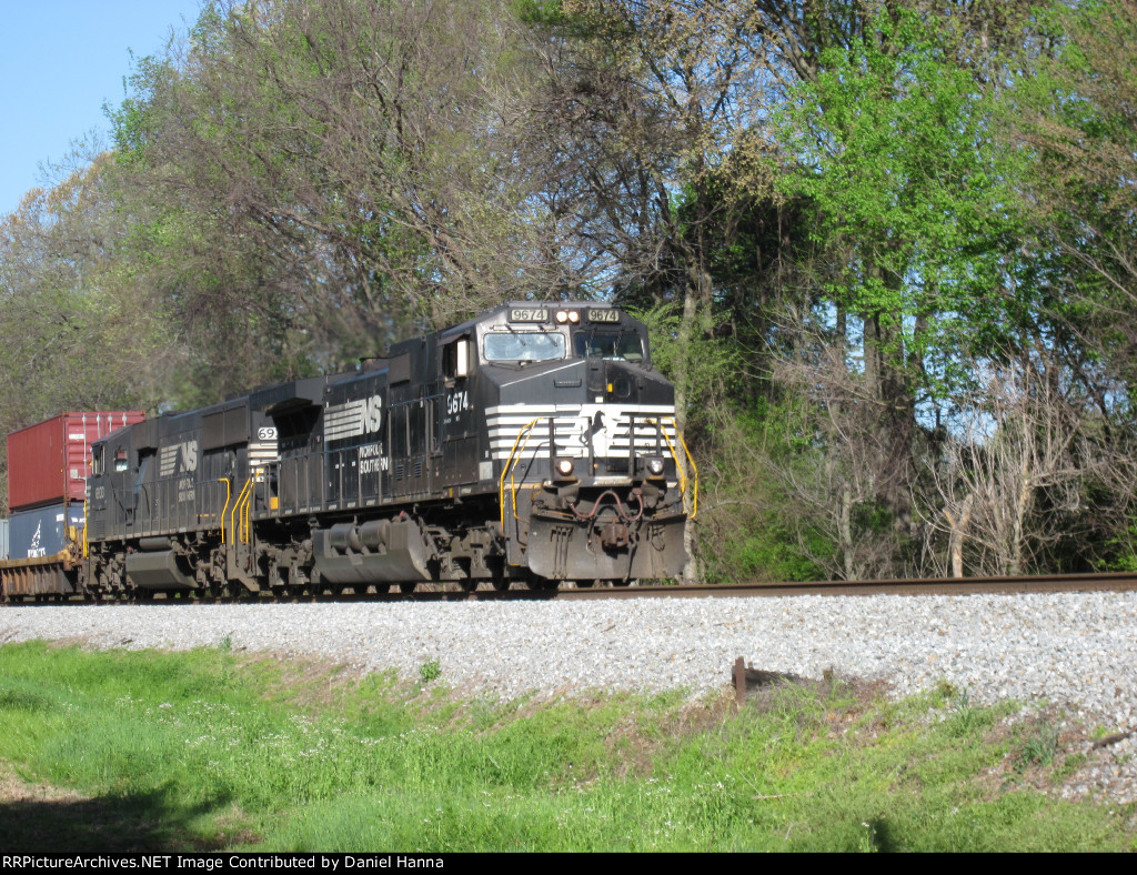 NS 9674 leads a fast 22N